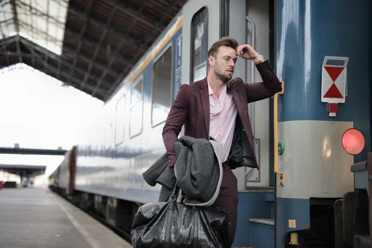 Travel Anxiety Tips – How To Manage Your Stress While Traveling - Stay ...