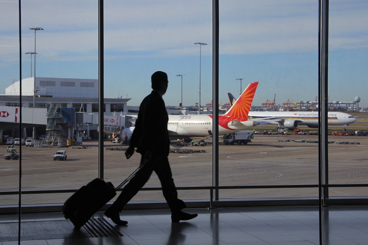 Bad Behaviours To Avoid When Flying - Stay Express World Wide